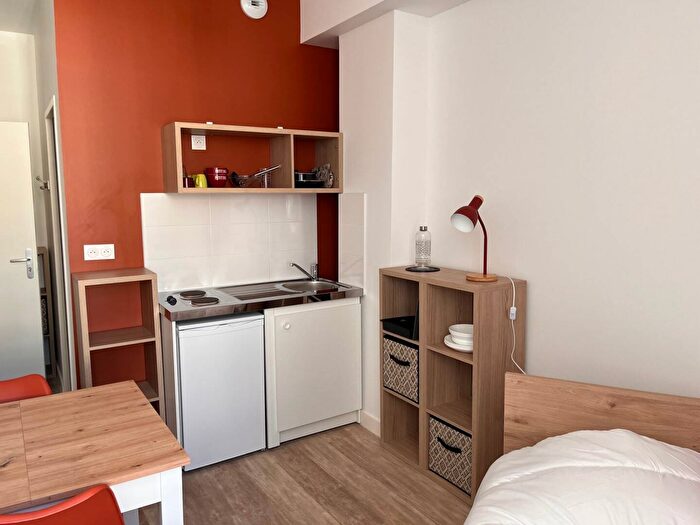 Appartement à louer - Ruelle-sur-Touvre - 1 pièce