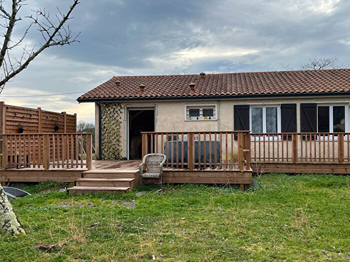 Maison à vendre - Salles - 5 pièces - 4 chambres