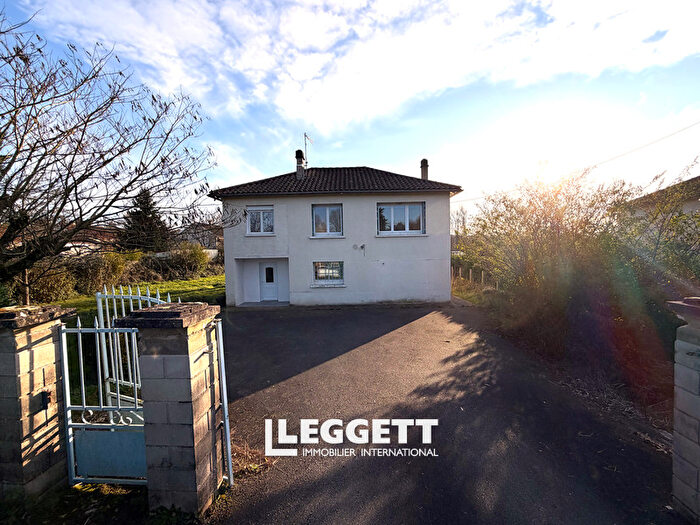 Maison à vendre - Excideuil - 5 pièces - 4 chambres