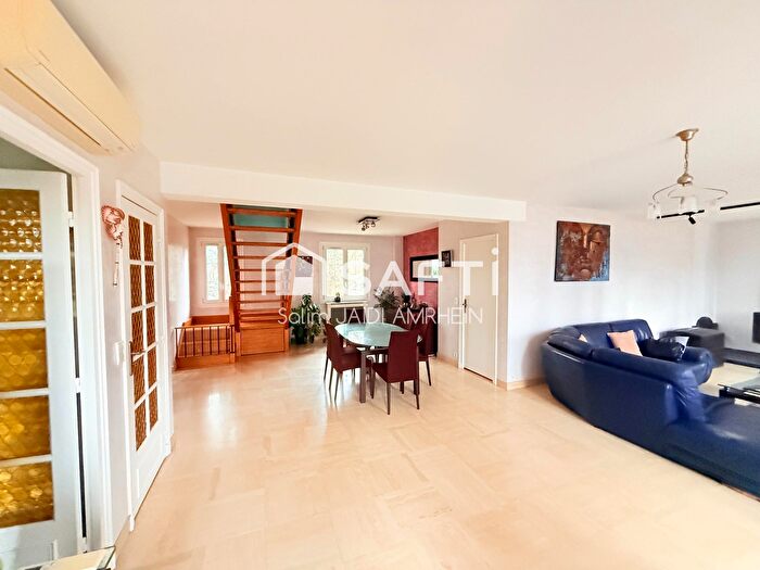 Maison à vendre - Le Plessis-Trévise, Centre-ville, Orly Parc - 6 pièces - 3 chambres