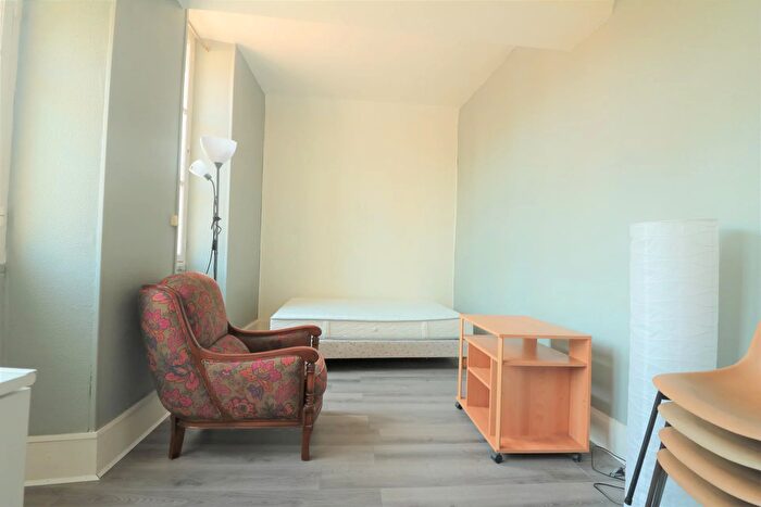 Nevers, Cathédrale, Jonction : Appartement 2 pièces à louer
