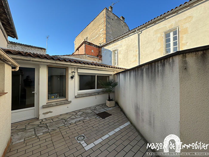 Maison à louer - Cognac, Centre-ville, Gare - 2 pièces - 1 chambre