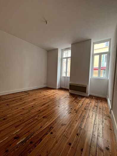 Appartement à louer - Lourdes, Centre-ville, Place Peyramale, Gare - 3 pièces - 2 chambres