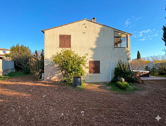 Maison à vendre - Cuers - 5 pièces - 4 chambres