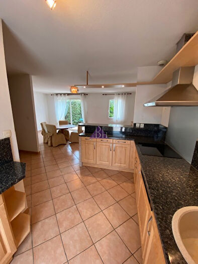 Maison à louer - Hyères, Maurels - 4 pièces - 2 chambres