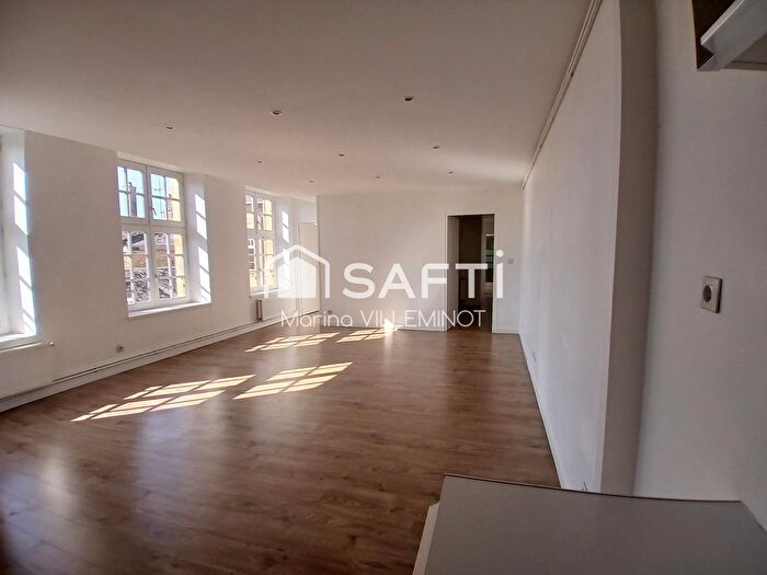 Appartement 4 pièces à Sedan, Centre-ville, à vendre