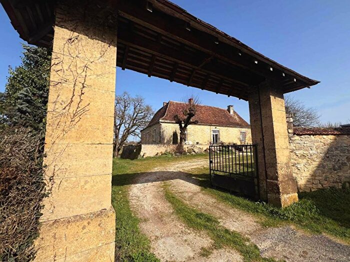 Maison à vendre - Saint-Germain-des-Prés - 12 pièces - 7 chambres