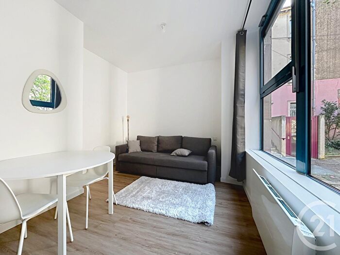 Appartement à louer - Belfort, Centre-ville, Fb de Montbéliard - 1 pièce