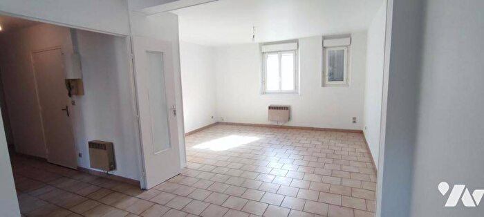 Appartement à louer - Châlons-en-Champagne - 3 pièces - 2 chambres