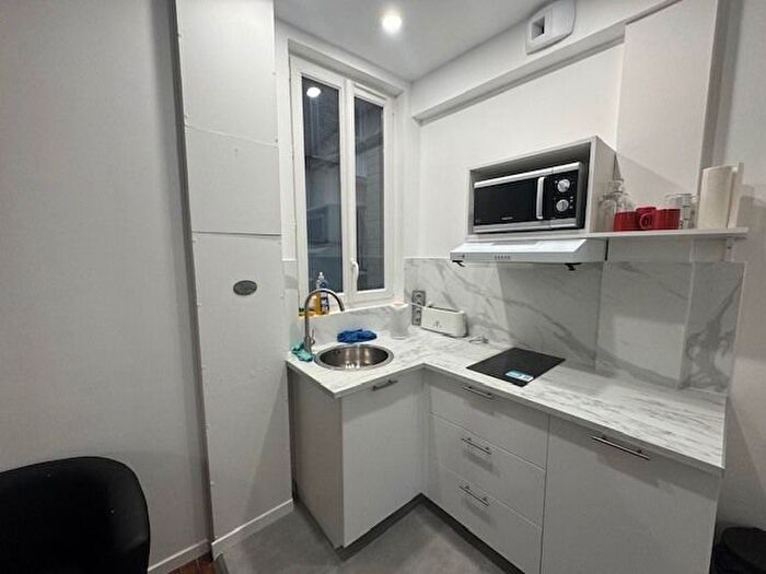 Appartement à louer - Paris e , Jules Joffrin - 2 pièces - 1 chambre