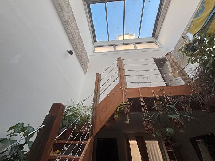 Appartement à louer - Belleville-Saint Maur, Paris ème arrondissement - 3 pièces - 1 chambre