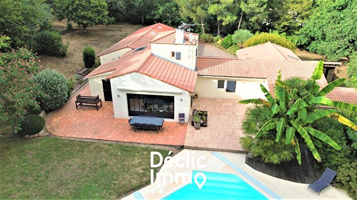 Maison à vendre - Moutiers-les-Mauxfaits - 7 pièces - 5 chambres