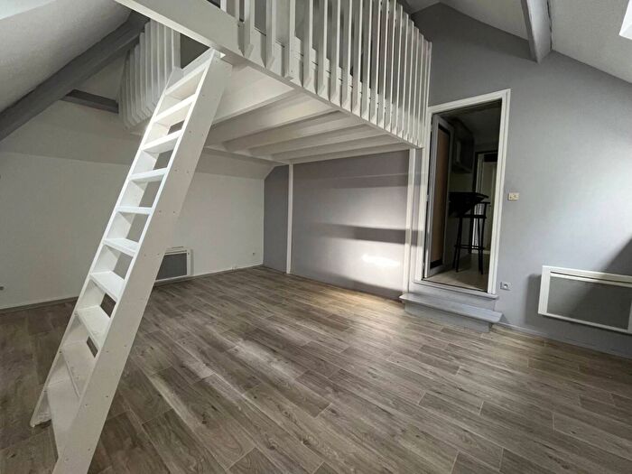 Appartement à louer - Haute Ville-Basse Ville, Chartres - 2 pièces - 1 chambre