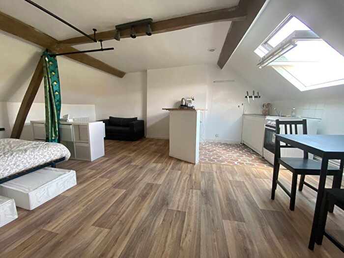 Appartement à louer - Ville Basse-Centre, Montereau-Fault-Yonne - 1 pièce