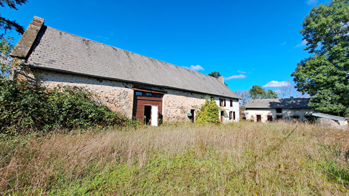 Maison à vendre - Saint-Priest-des-Champs - 5 pièces - 3 chambres