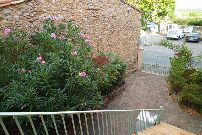 Saint-Saturnin-de-Lucian : Maison 3 pièces à louer
