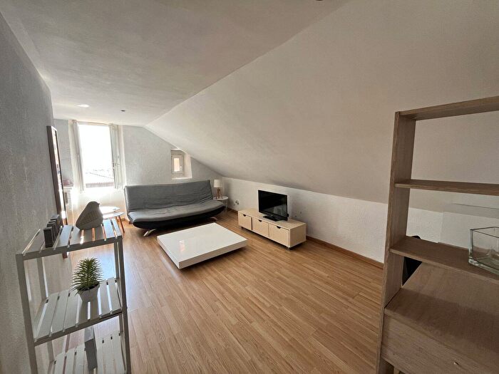 Corte : Appartement 1 pièce à louer