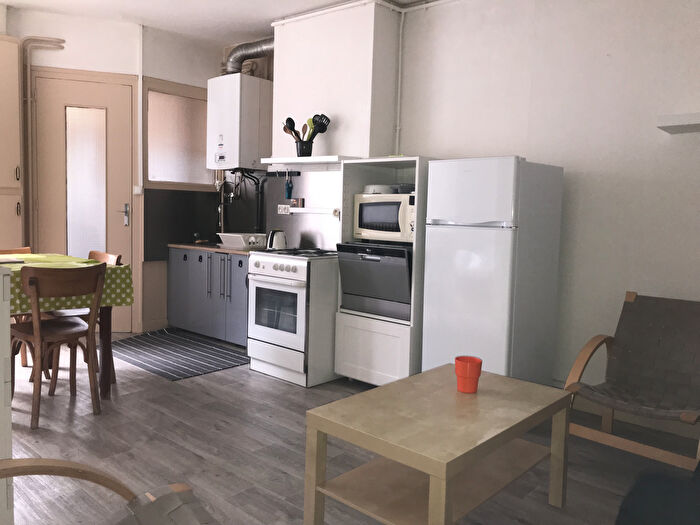 Appartement à louer - Saint-Étienne, Centre-ville, Peuple, Chavanelle - 1 pièce