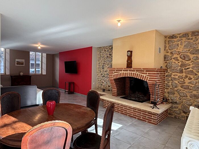 Bélesta : Maison 11 pièces à vendre