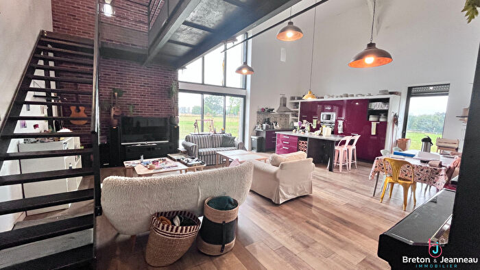 Le Genest-Saint-Isle : Maison 12 pièces à vendre