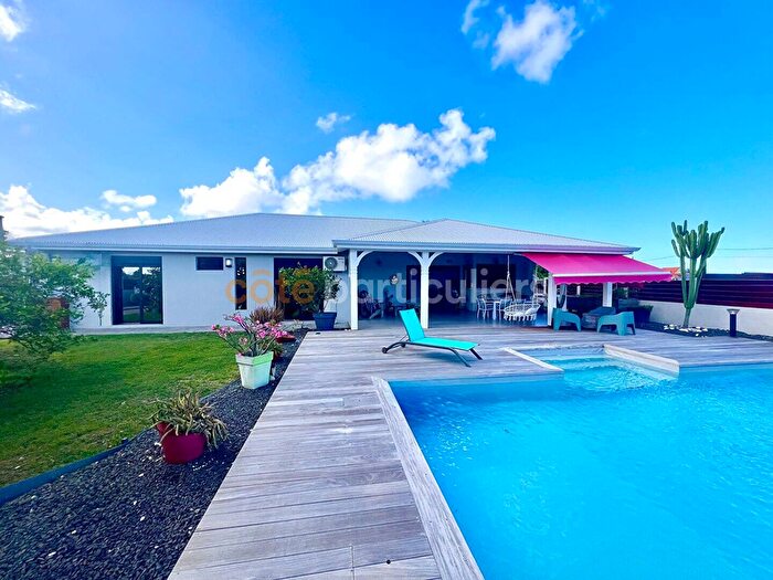 Maison 5 pièces à Saint-François, à louer