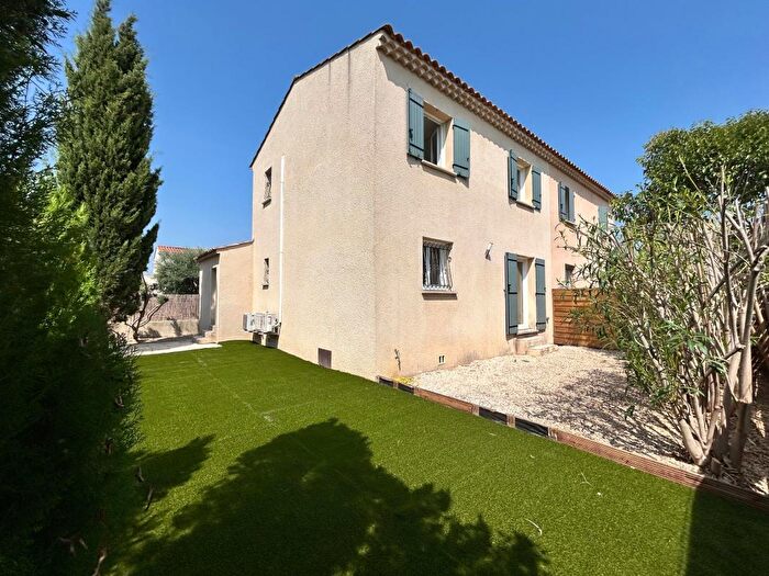 Châteaurenard, Barret, Lonnes, La Crau : Maison 4 pièces à louer