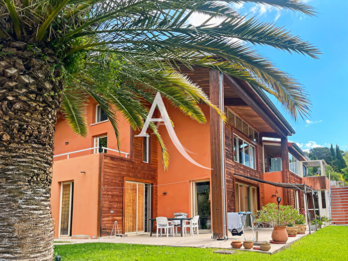 Maison à vendre - Mougins, Saint-Martin, Jylloue - 6 pièces - 4 chambres