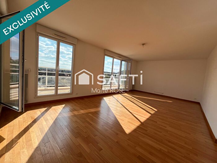 Appartement à vendre - Corbeil-Essonnes, Pressoir, Prompt - 6 pièces - 4 chambres