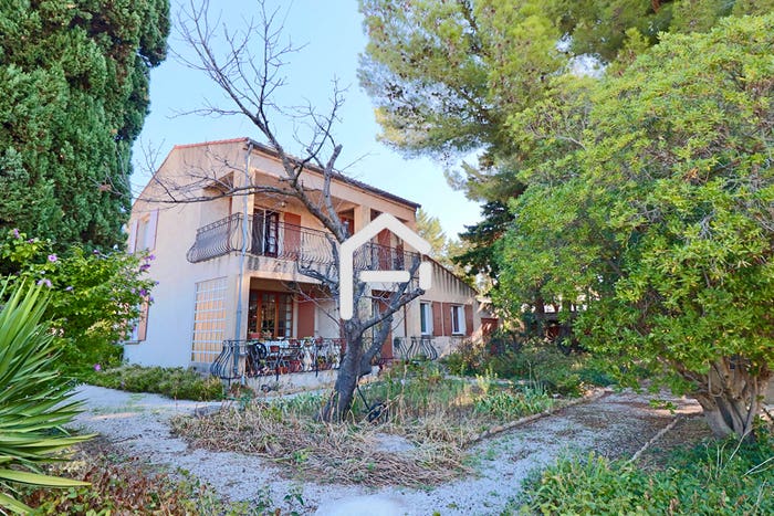 Saint-Chamas - Maison 8 pièces à vendre