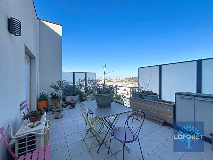 Appartement à vendre - Marseille e , Pont de Vivaux - 3 pièces - 2 chambres