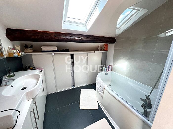 Appartement à louer - Est, Lamorlaye - 2 pièces - 1 chambre