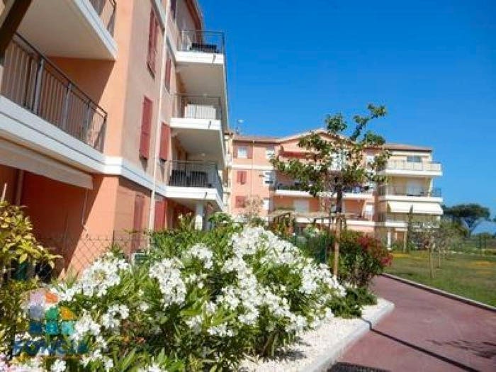 Nord Est, Bormes-les-Mimosas : Appartement 3 pièces à louer