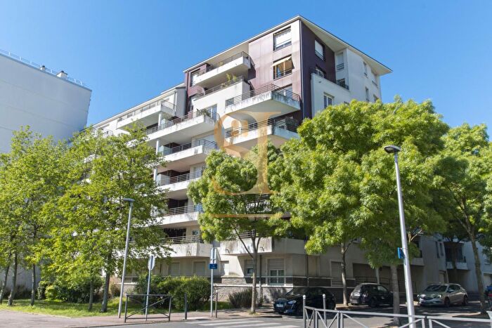 Juvisy-sur-Orge, Centre-ville, Entrevoies, Seine : Appartement 5 pièces à vendre