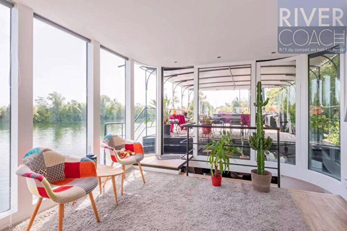 Appartement à louer - Le Port-Marly - 5 pièces - 3 chambres