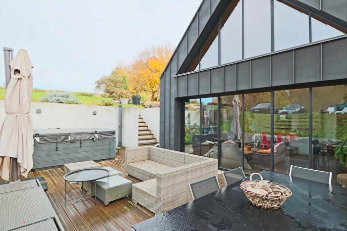 Maison à vendre - La Bazoge - 7 pièces - 4 chambres