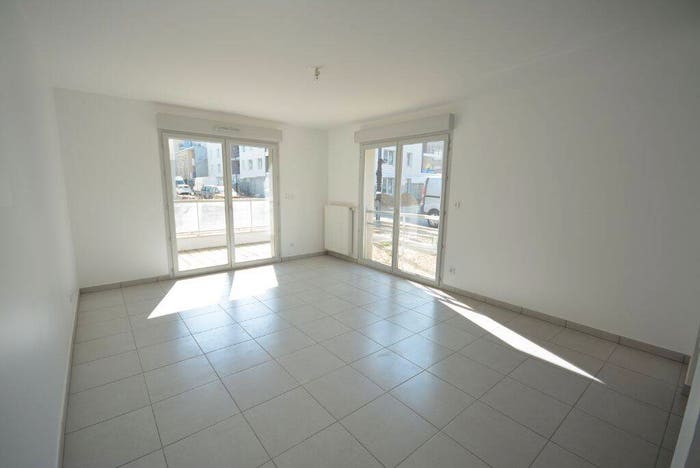 Charpennes-Tonkin, Villeurbanne : Appartement 4 pièces à louer