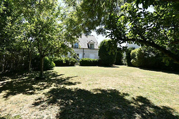 Maison 10 pièces à Chamant, à vendre