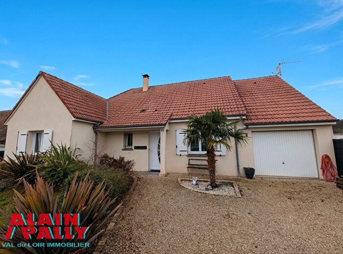 Maison à vendre - Saint-Denis-les-Ponts - 6 pièces - 5 chambres