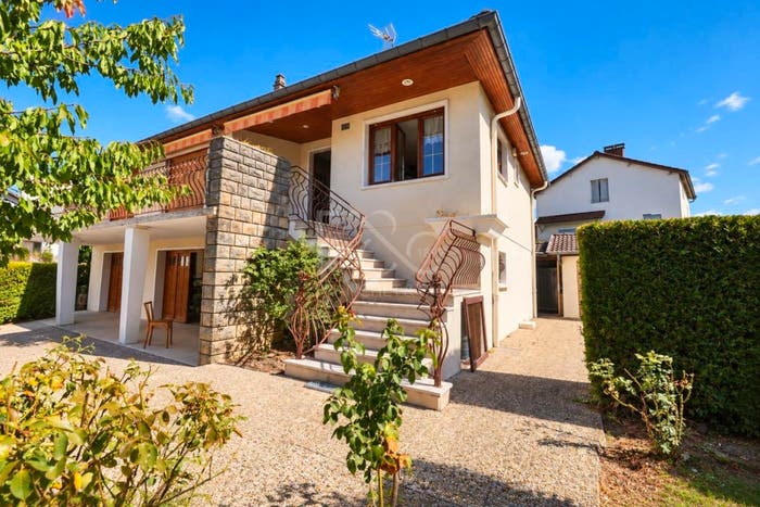 Maison 4 pièces à vendre à Bron, Centre-ville
