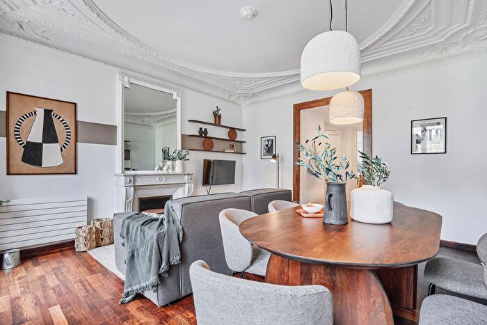 Appartement à louer - Paris e , Chaillot - 4 pièces - 3 chambres