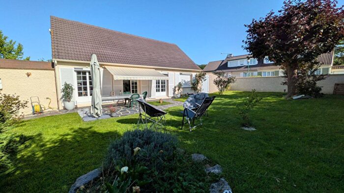 Centre Ville, Plaisir - Maison 7 pièces à louer
