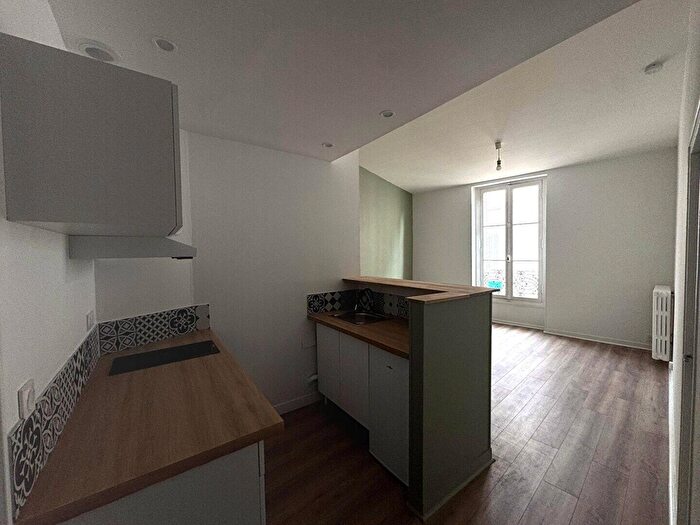 Appartement à louer - Trois Quartiers-Centre Ville, Poitiers - 2 pièces - 1 chambre