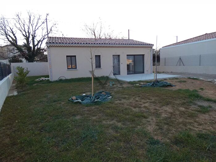 Maison à louer - Allan - 4 pièces - 3 chambres