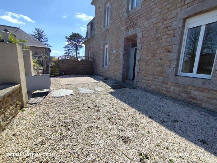 Appartement à louer - Plounéventer - 3 pièces - 2 chambres