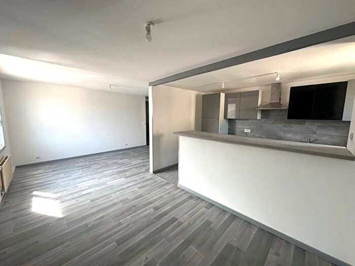 Appartement à louer - Longeville-en-Barrois - 3 pièces - 3 chambres