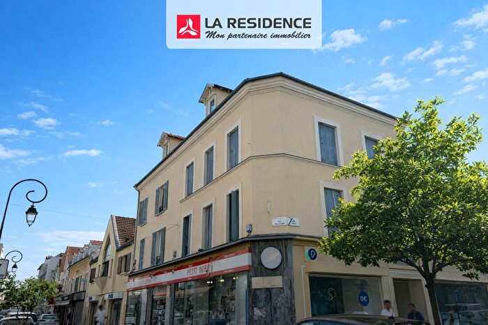 Appartement à vendre - Les Mureaux, Centre-ville - 2 pièces - 1 chambre