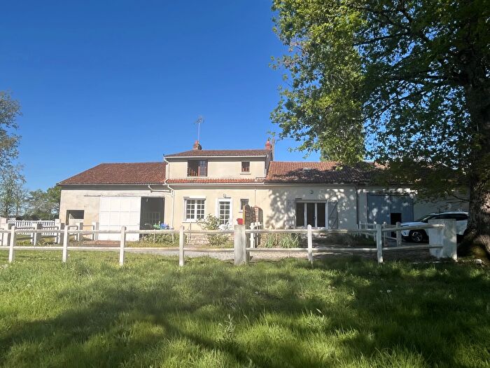 Maison 5 pièces à Saint-Barbant, à vendre