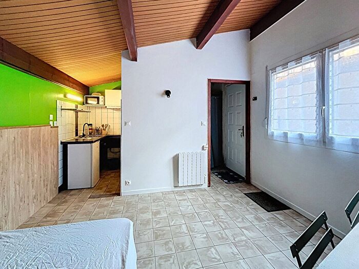 Appartement à louer - Rive Gauche-La Madeleine, Épinal - 1 pièce