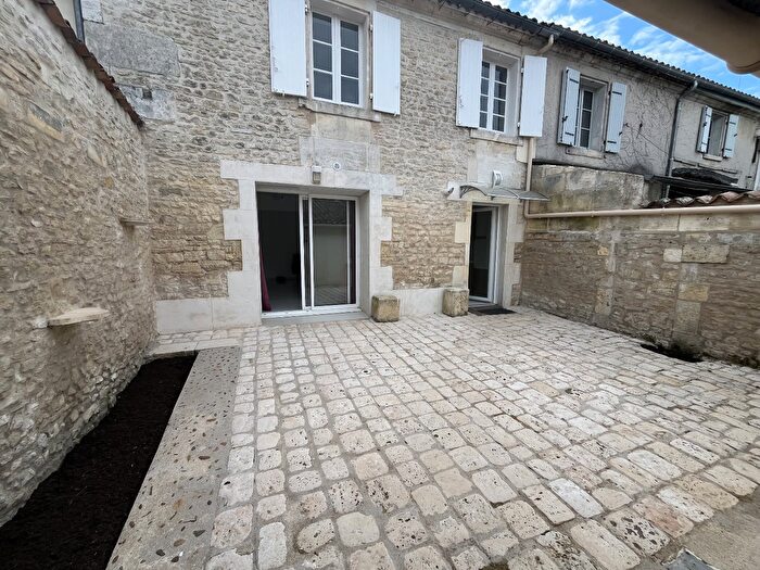 Maison à louer - Jarnac - 4 pièces - 3 chambres