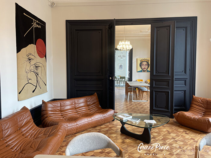 Appartement à vendre - Nîmes - 10 pièces - 8 chambres